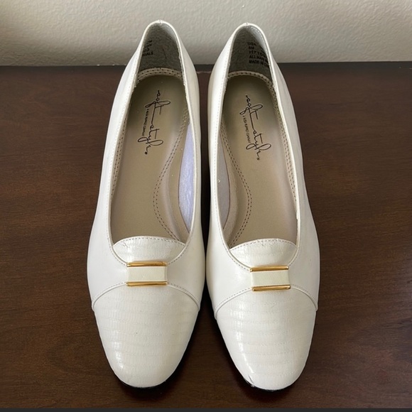 Hush Puppies | Shoes | Hush Puppies Soft Style Gem Iv Bone Pumps 34 ...